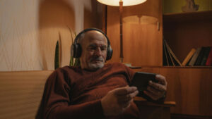 The Best 5 Apps You Can Use To Play Online on Your Mobile